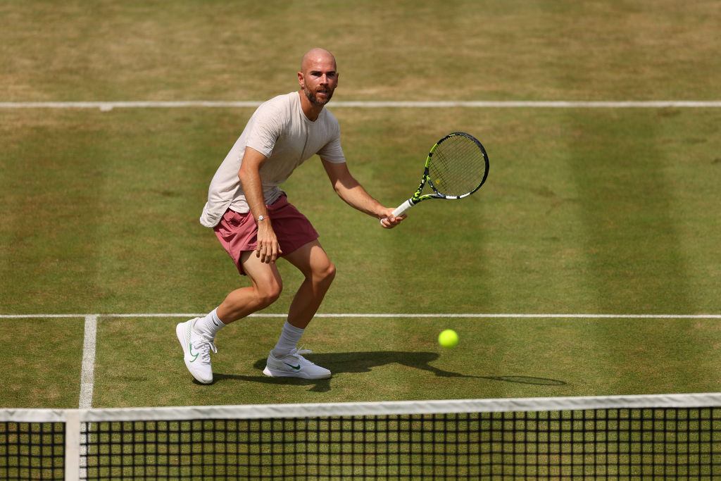 Alcaraz, al Queen's prosegue la corsa al ritorno in vetta. Mannarino ...