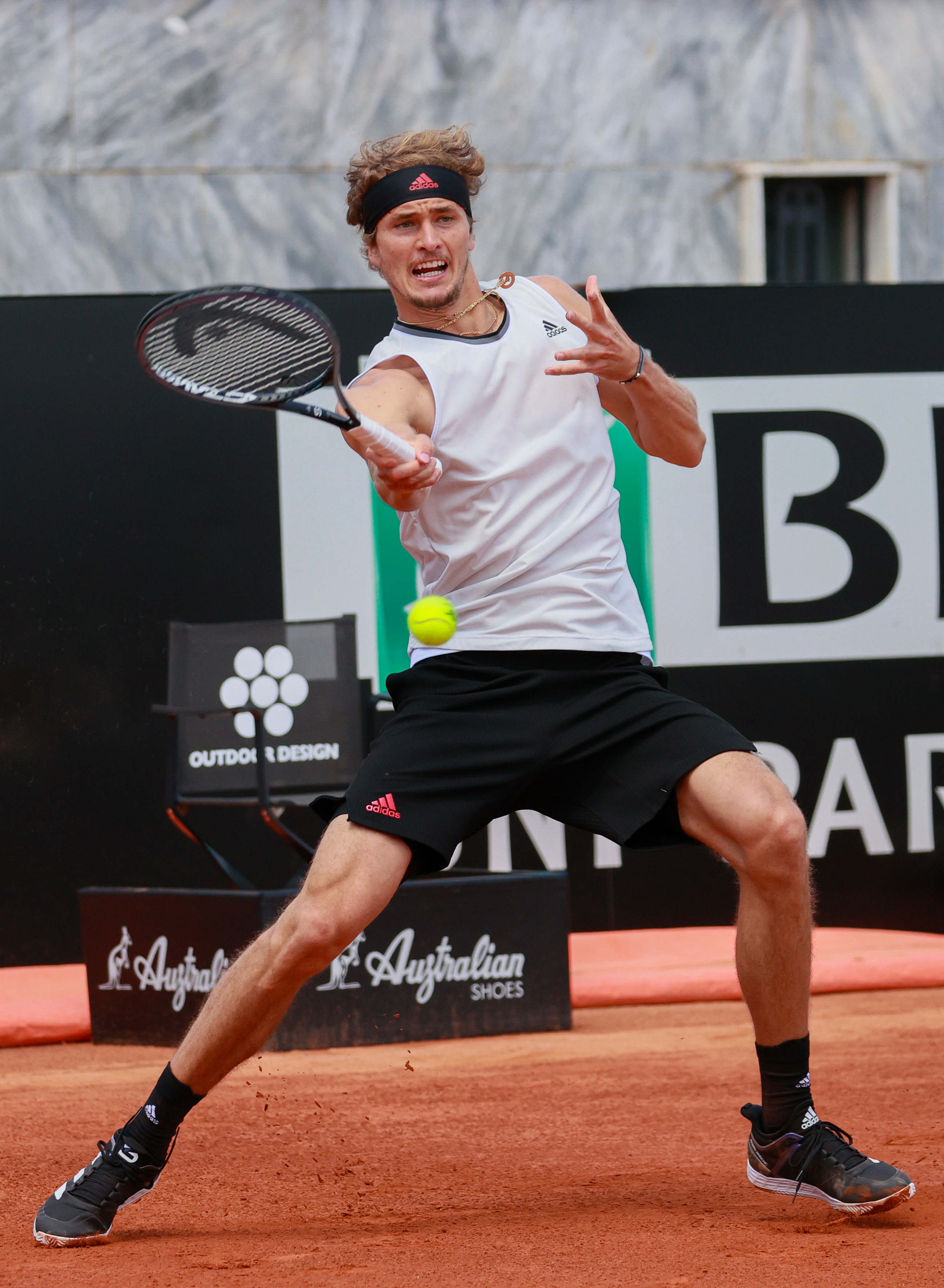Zverev riabbraccia il pubblico di Roma