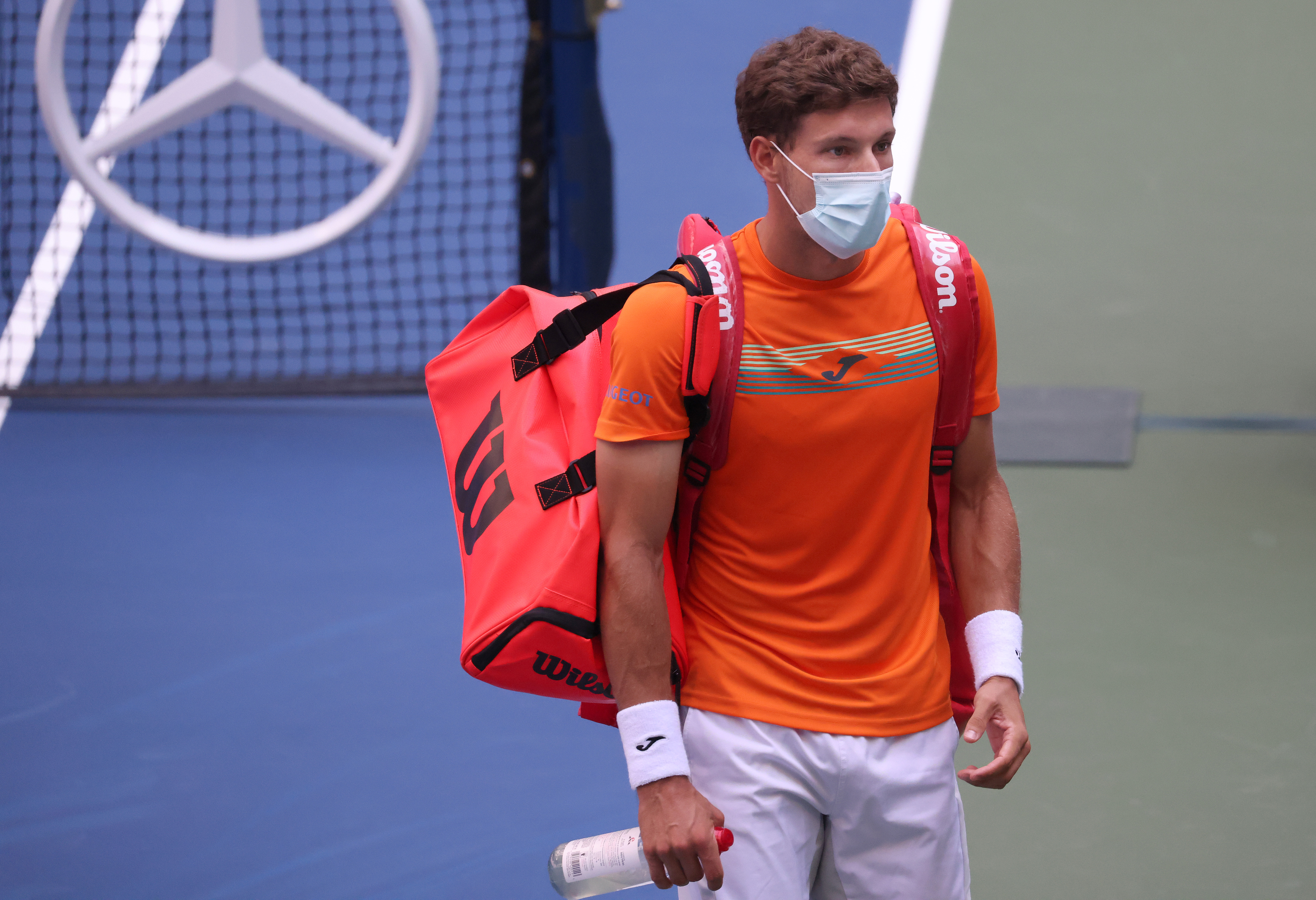 Nole, le scuse via social. Henman e Navratilova: "Squalifica giusta"