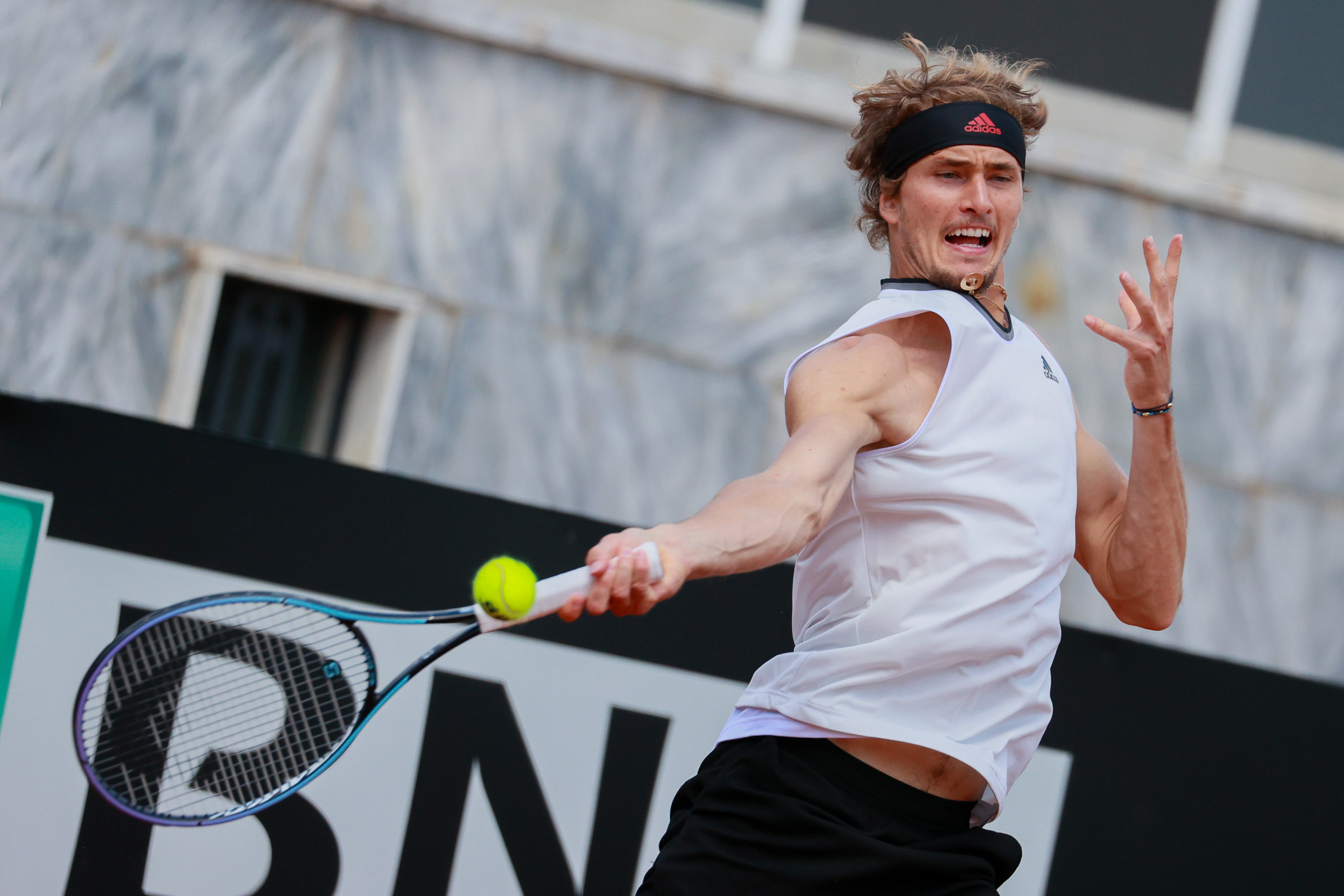 Zverev riabbraccia il pubblico di Roma
