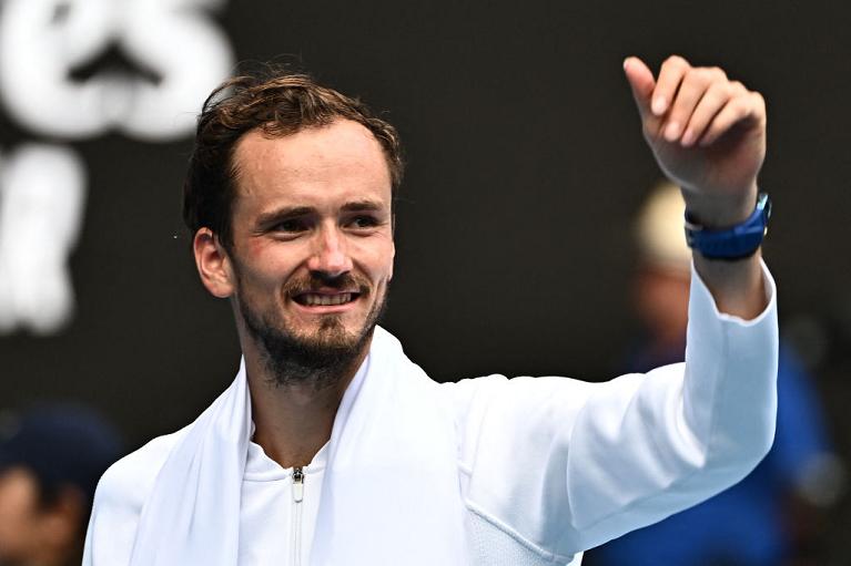Medvedev, cinque set per la terza semifinale a Melbourne